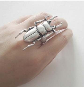 Beetle Bug Ring on Luulla